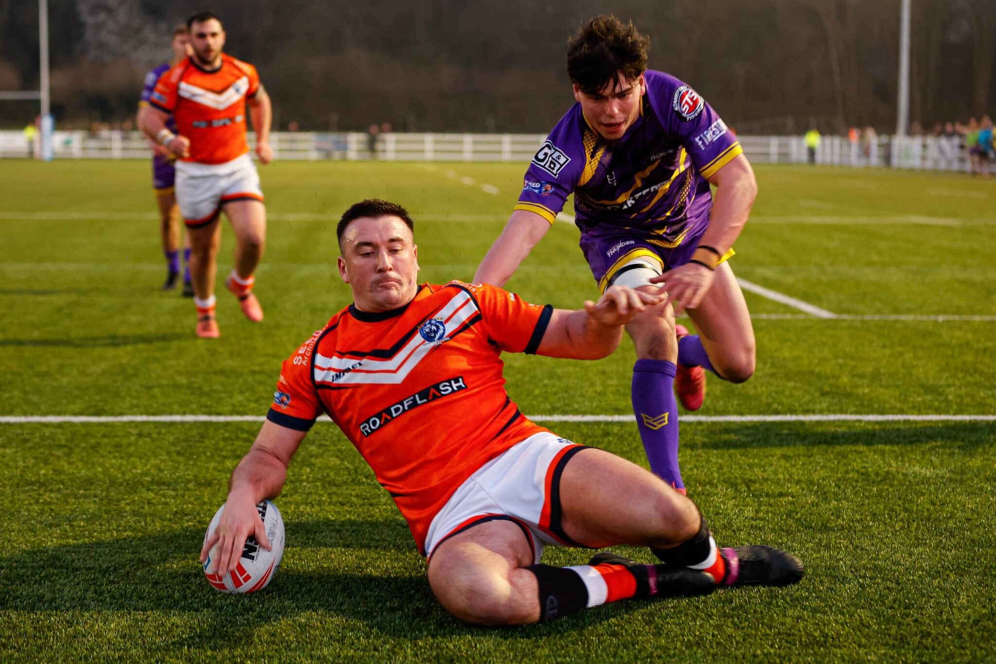 RODDEN TREBLE HELPS LIONS TO BIG WIN OVER THUNDER – Swinton Lions RLFC
